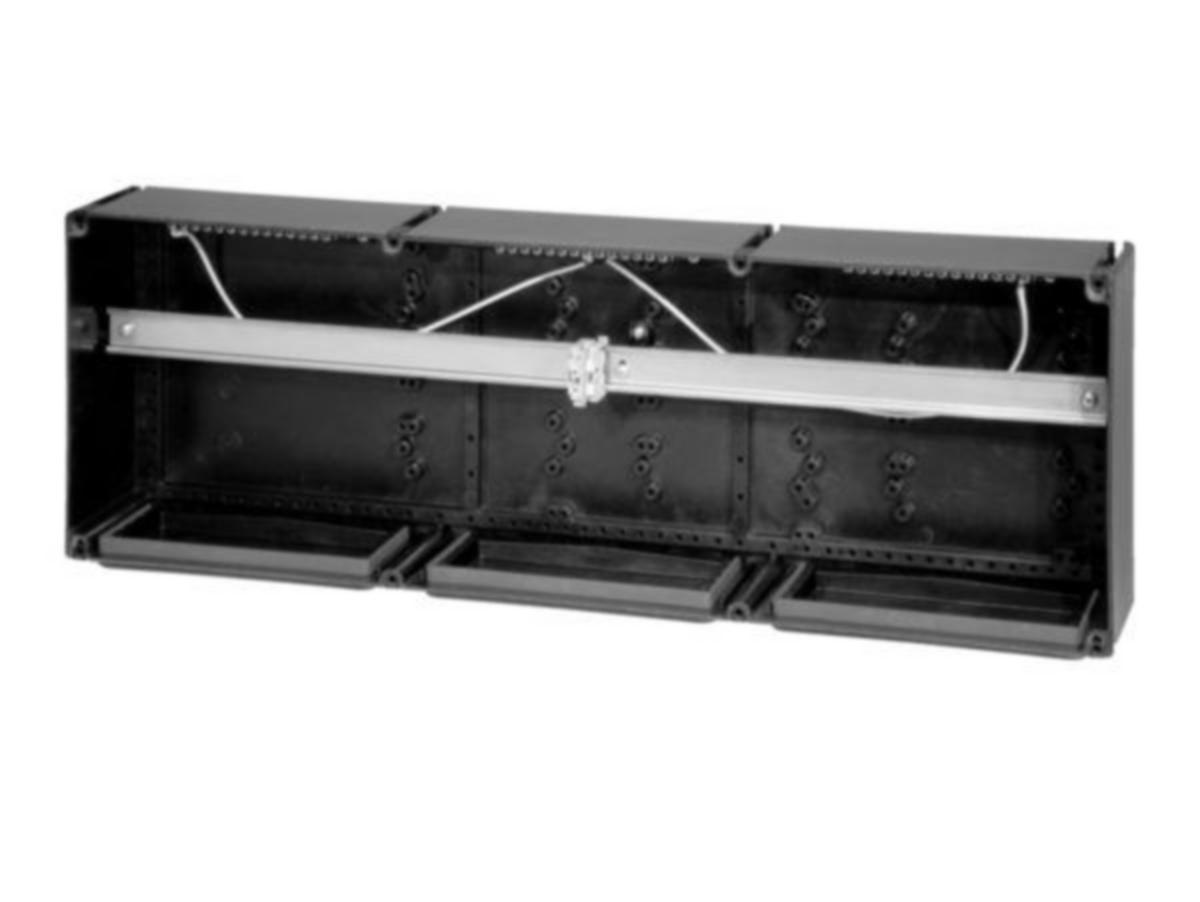 Ghg 749 m/7 flenser+pe & din- -skinne - rekkeklemmebokser...